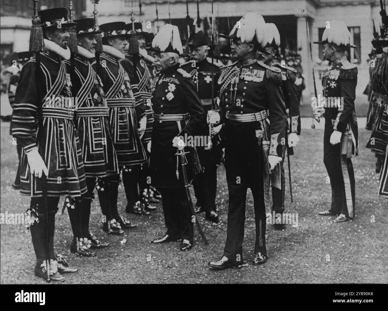 Official Photograph -- King's body guards of Yeomen of the Guard ...