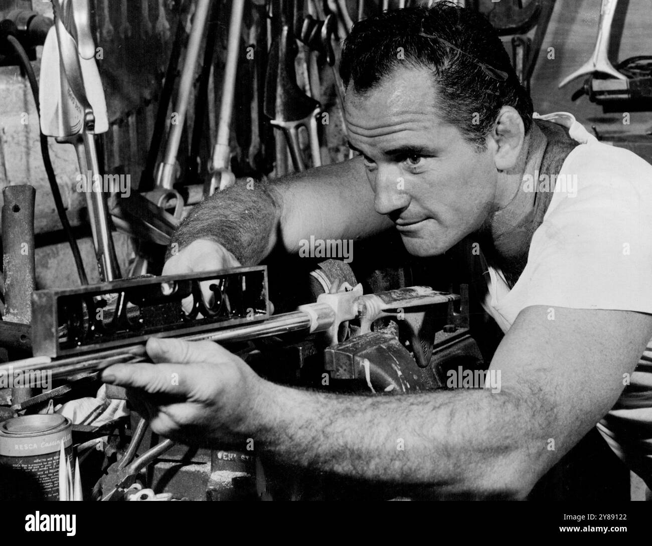 Designs ***** manufactures his own spearguns. Most are modern in ...