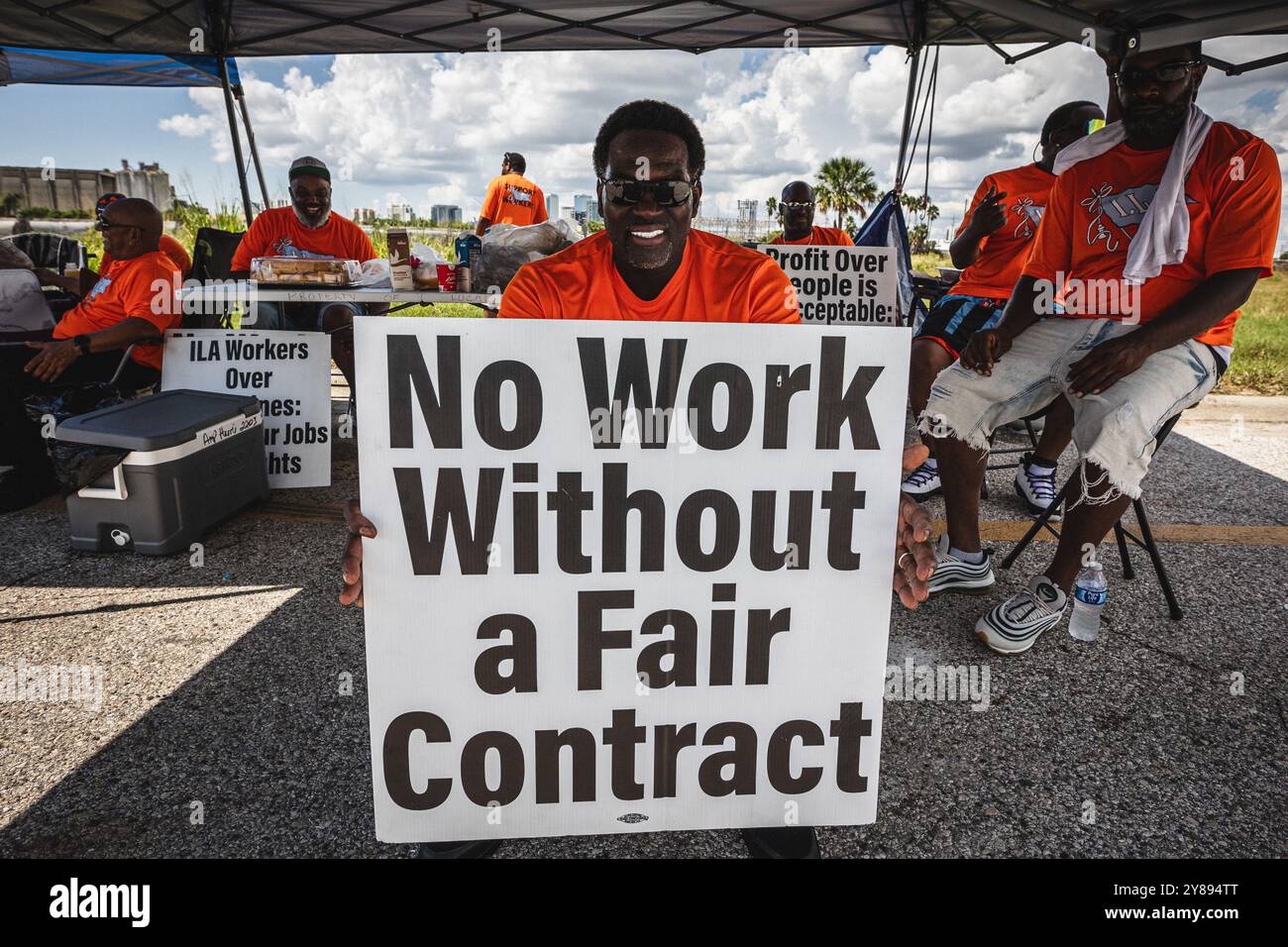 Members international longshoremens association hi-res stock ...
