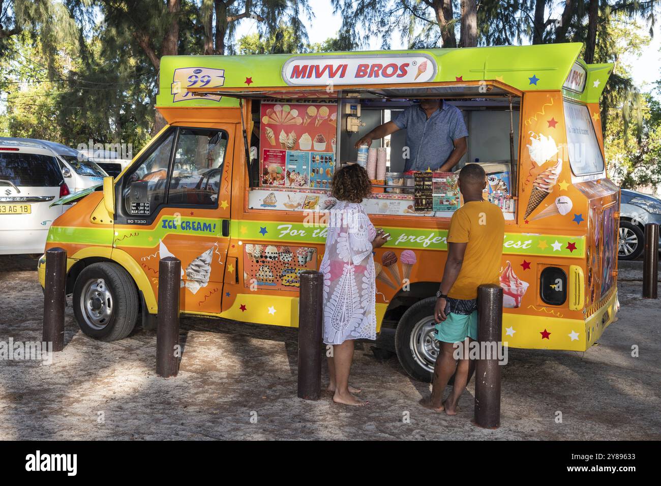 Ice cream van, ice cream, ice cream, Flic en Flac, beach, beach, west ...