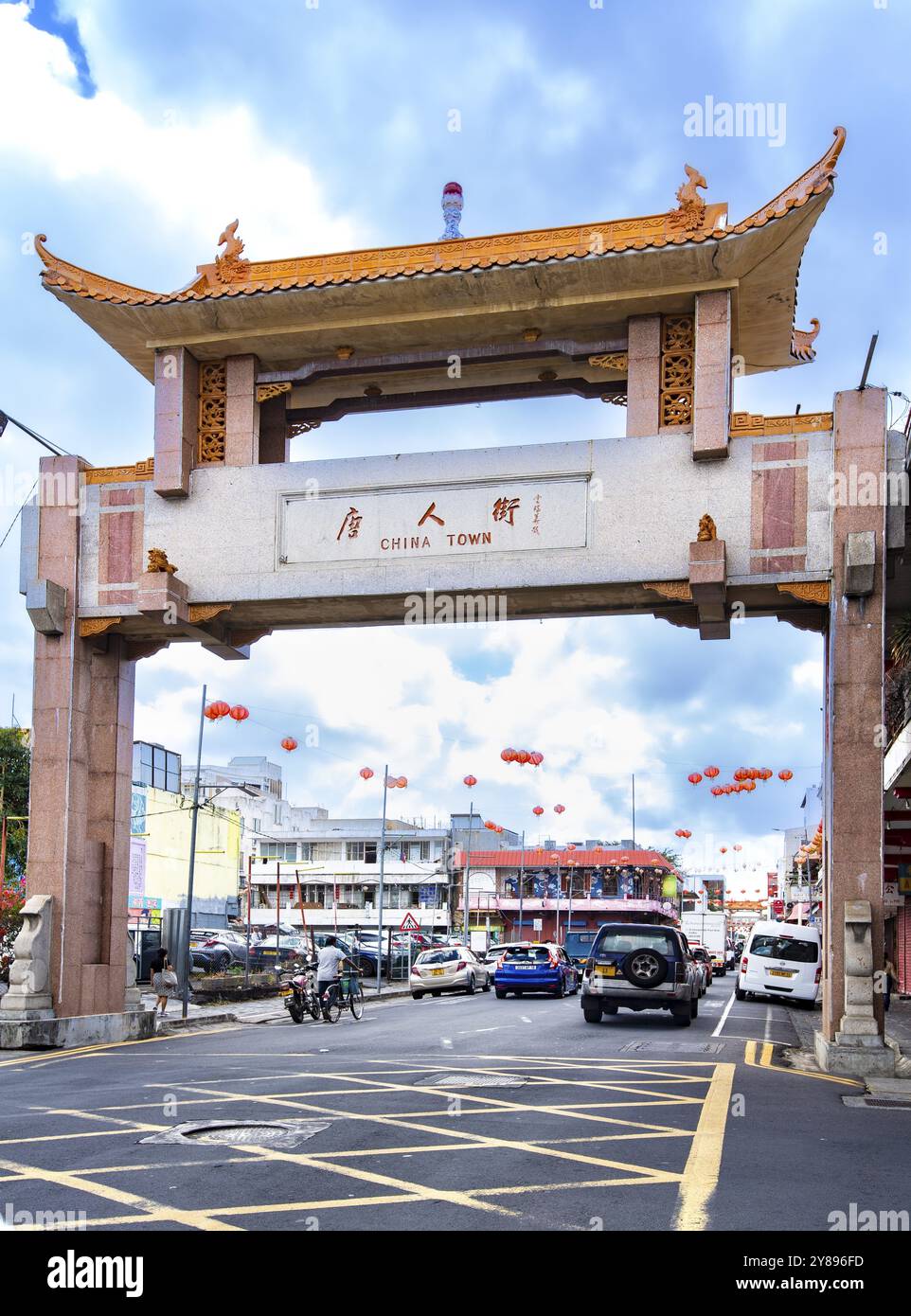 Indian entry gates hi-res stock photography and images - Alamy