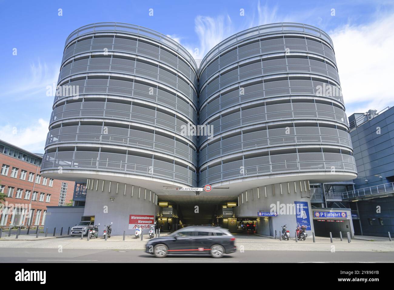 Multi-storey car park, Hallen am Borsigturm, Tegel, Reinickendorf ...