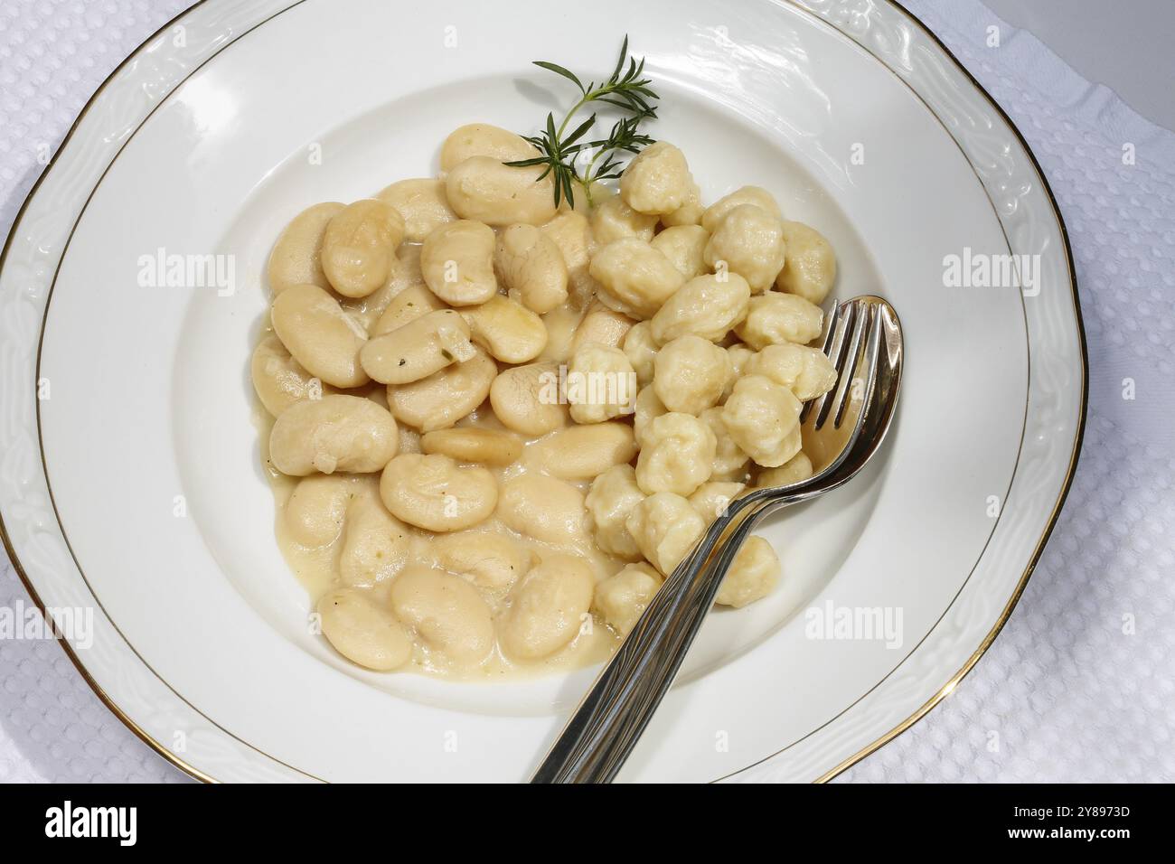 Swabian cuisine, broad beans with yeast dumplings, broad beans, horse ...