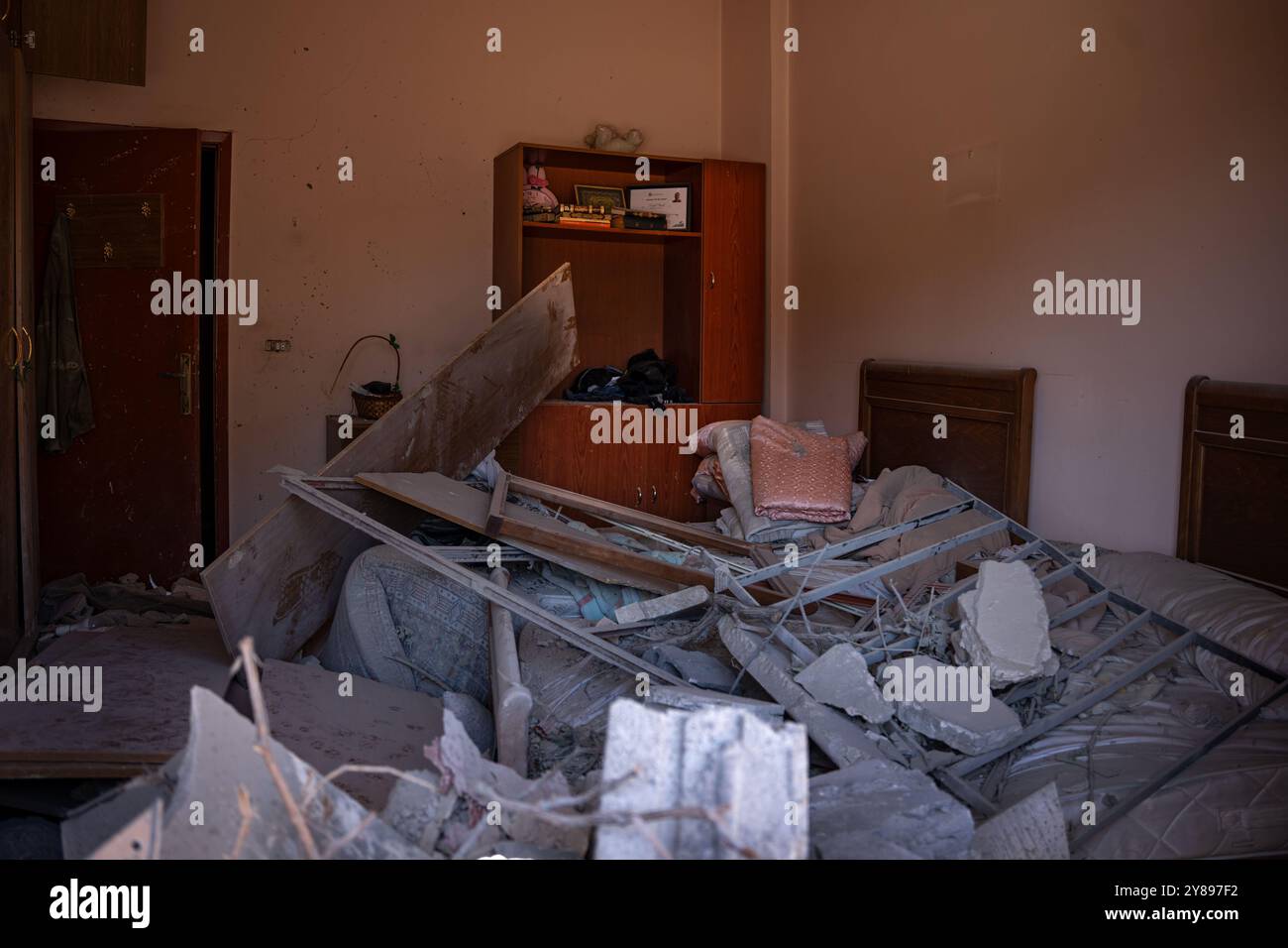 Beka, Lebanon. 03rd Oct, 2024. A view of a room in a bombed house in ...