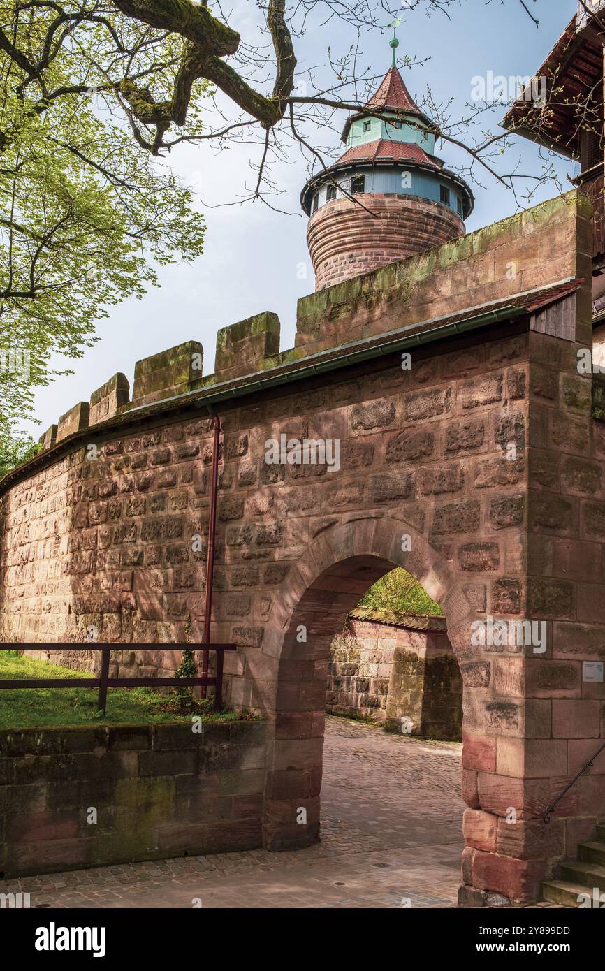 View of the Sinwell Tower of Nuremberg Castle, Germany, Europe Stock ...