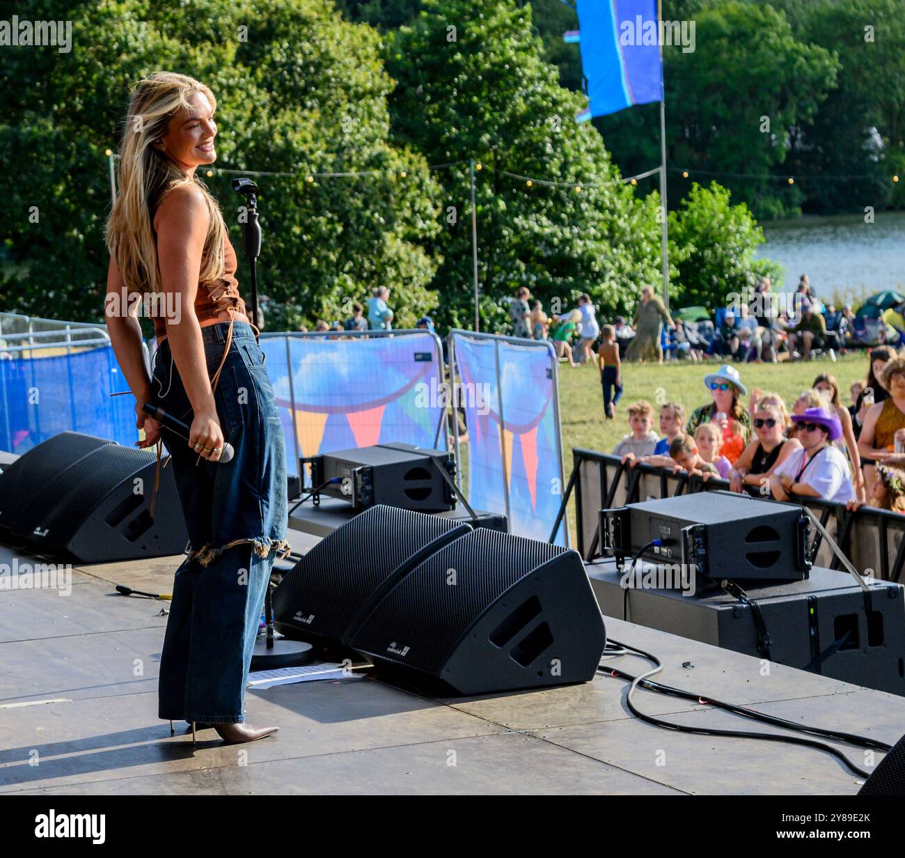 Louisa Johnson performing at Camper calling 2024 Featuring: Louisa ...