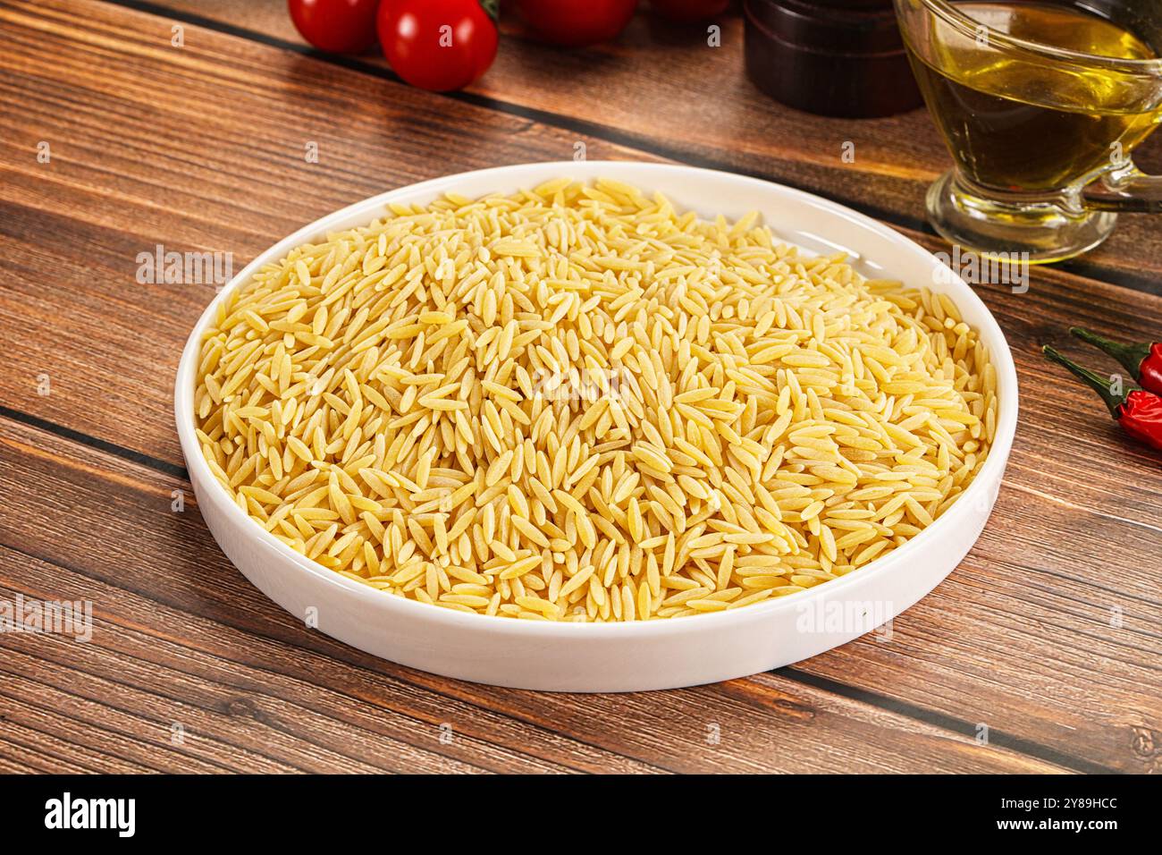 Italian raw dry pasta risoni for cooking Stock Photo - Alamy