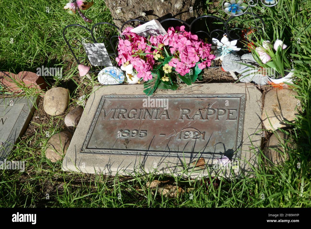 Los Angeles, California, USA 1st October 2024 Virginia Rappe Grave in ...