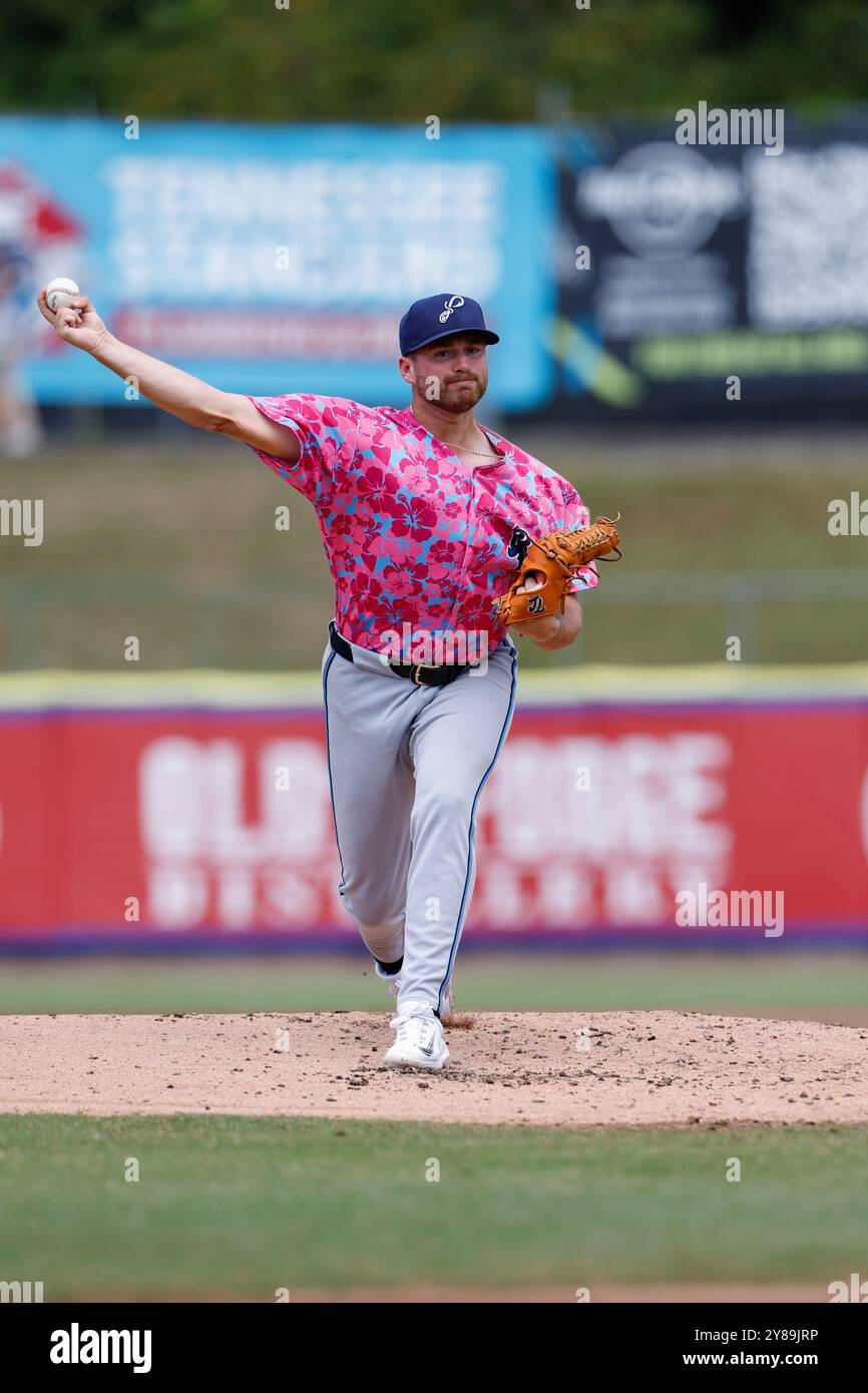 Pensacola Blue Wahoos starting pitcher Jeff Lindgren (6) in action ...