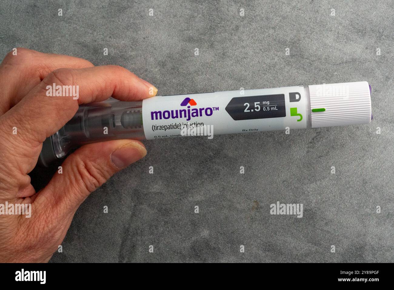 Mounjaro pen weight loss hi-res stock photography and images - Alamy