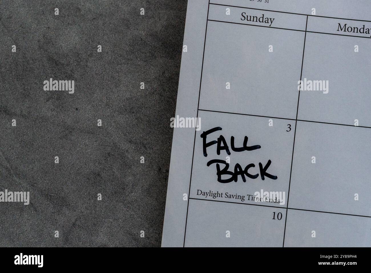 Calendar reminder to fall back - or set the clocks back an hour - at ...
