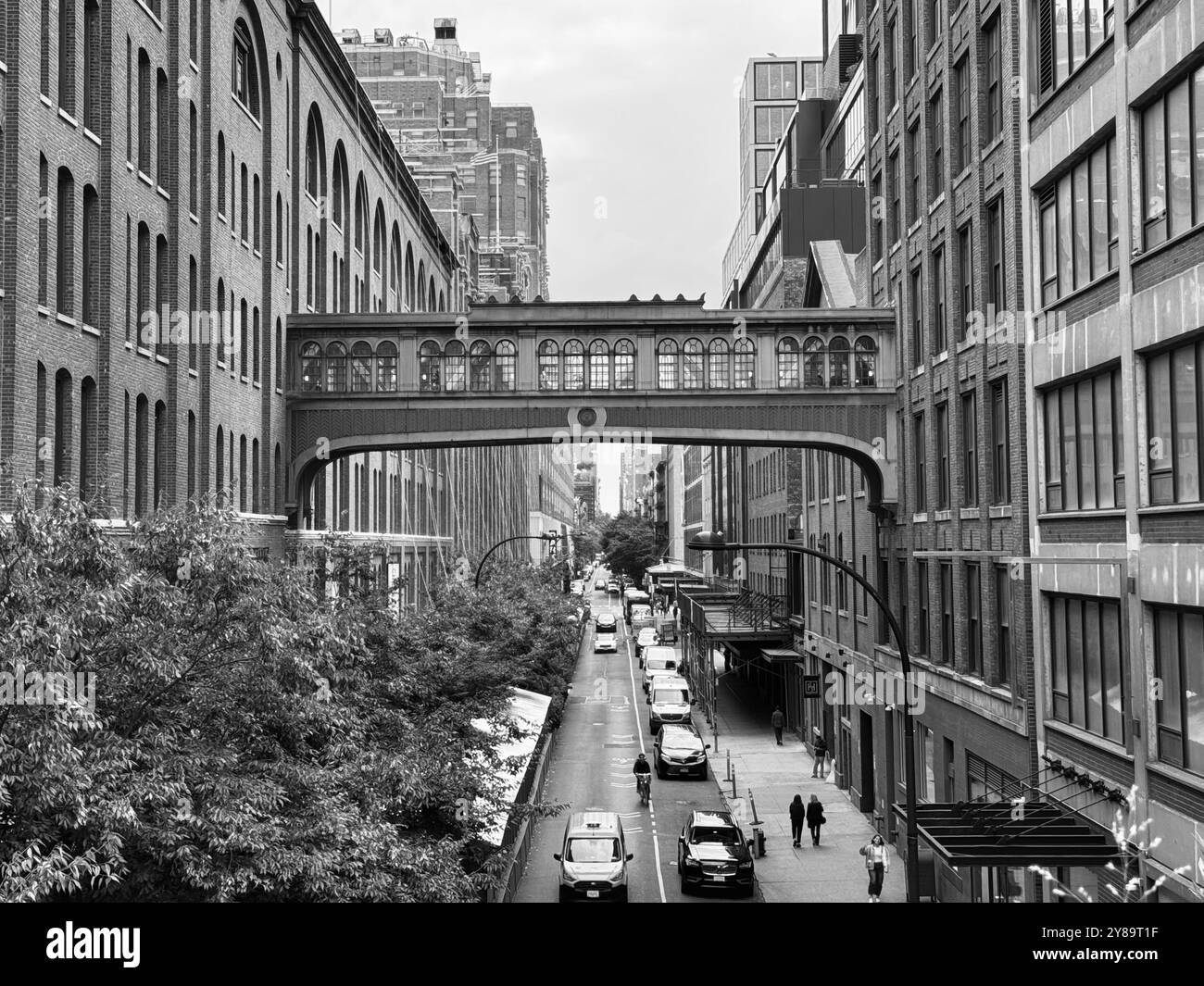 Gateway between two New York buildings in the Chelsea neighborhood ...