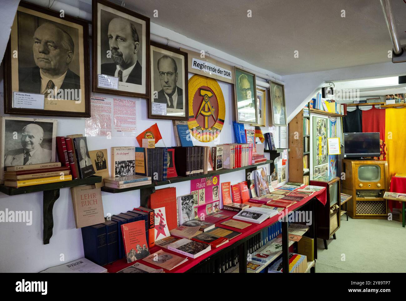 30 September 2024, Brandenburg, Perleberg: The photos of the various ...
