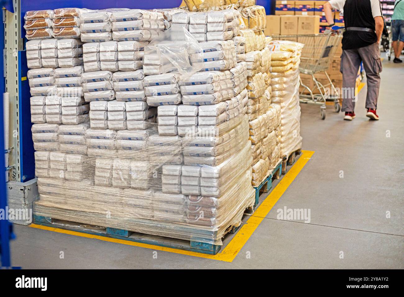 Family size packages hi-res stock photography and images - Alamy