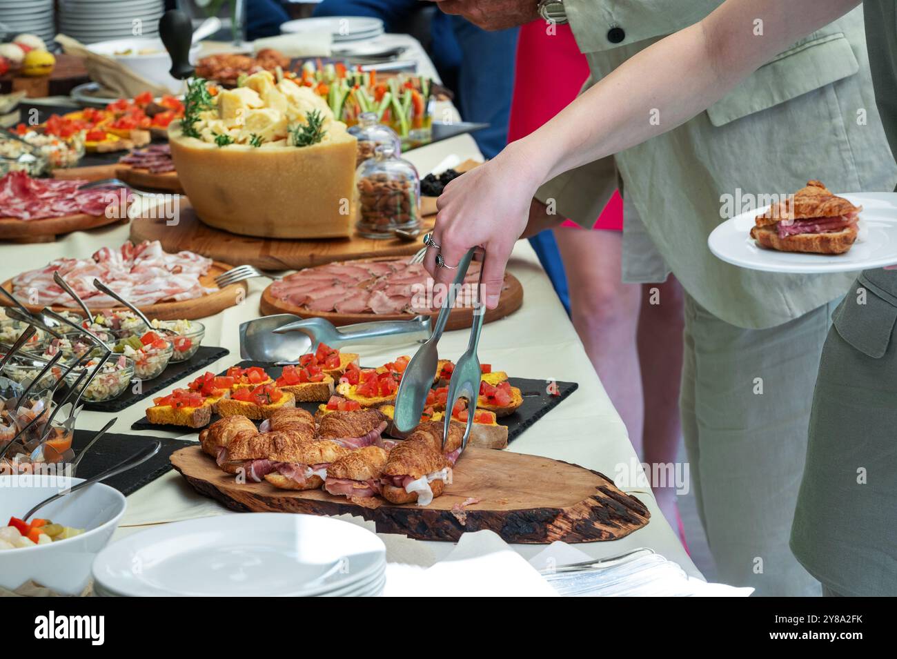 Catering lights hi-res stock photography and images - Alamy