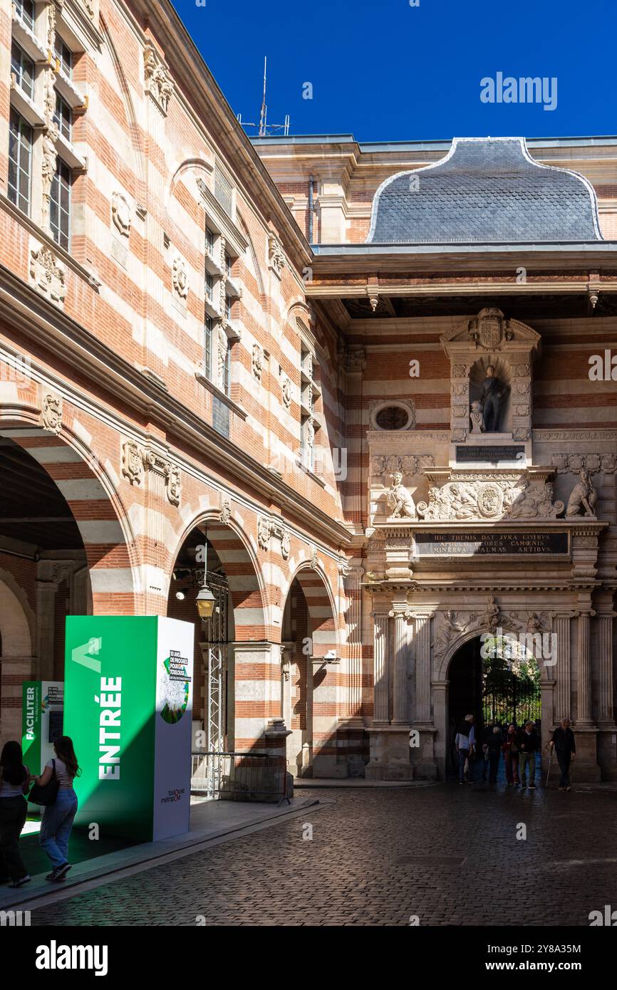 Capitole de Toulouse is the heart of the municipal administration and ...