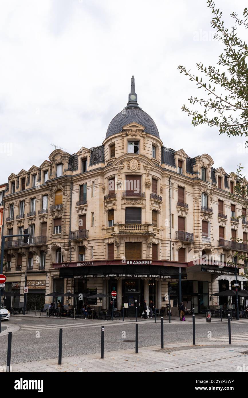 Toulouse, France 09-18-2024 neoclassical corner building in the city ...