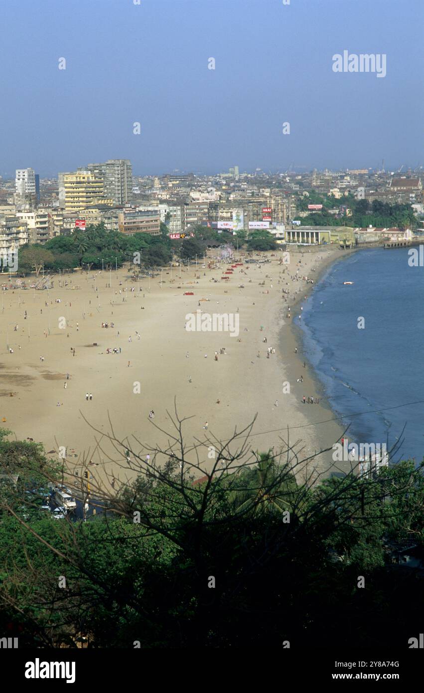 India, Bombay/Mumbai, Chowpatty beach and cityscape Stock Photo - Alamy