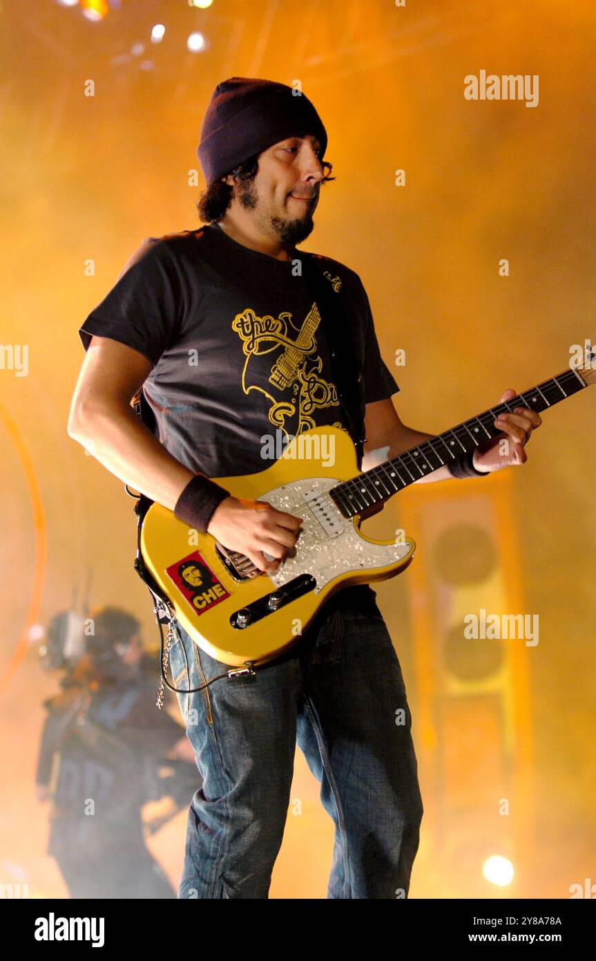 Torino Italy 04/06/2005:Dave Lopez guitarist of Flipsyde band ,during ...