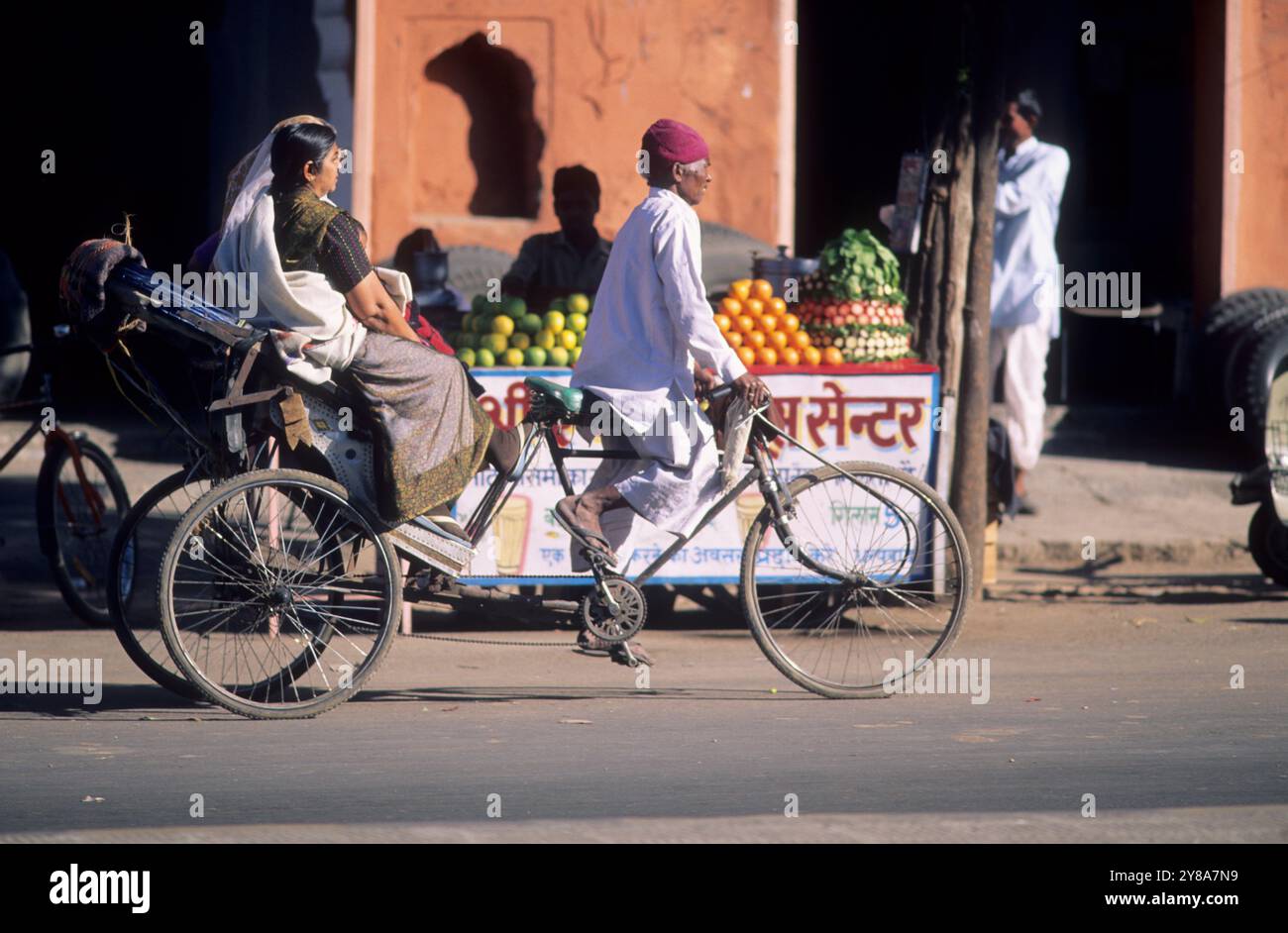India, cycle rickshaw Stock Photo - Alamy