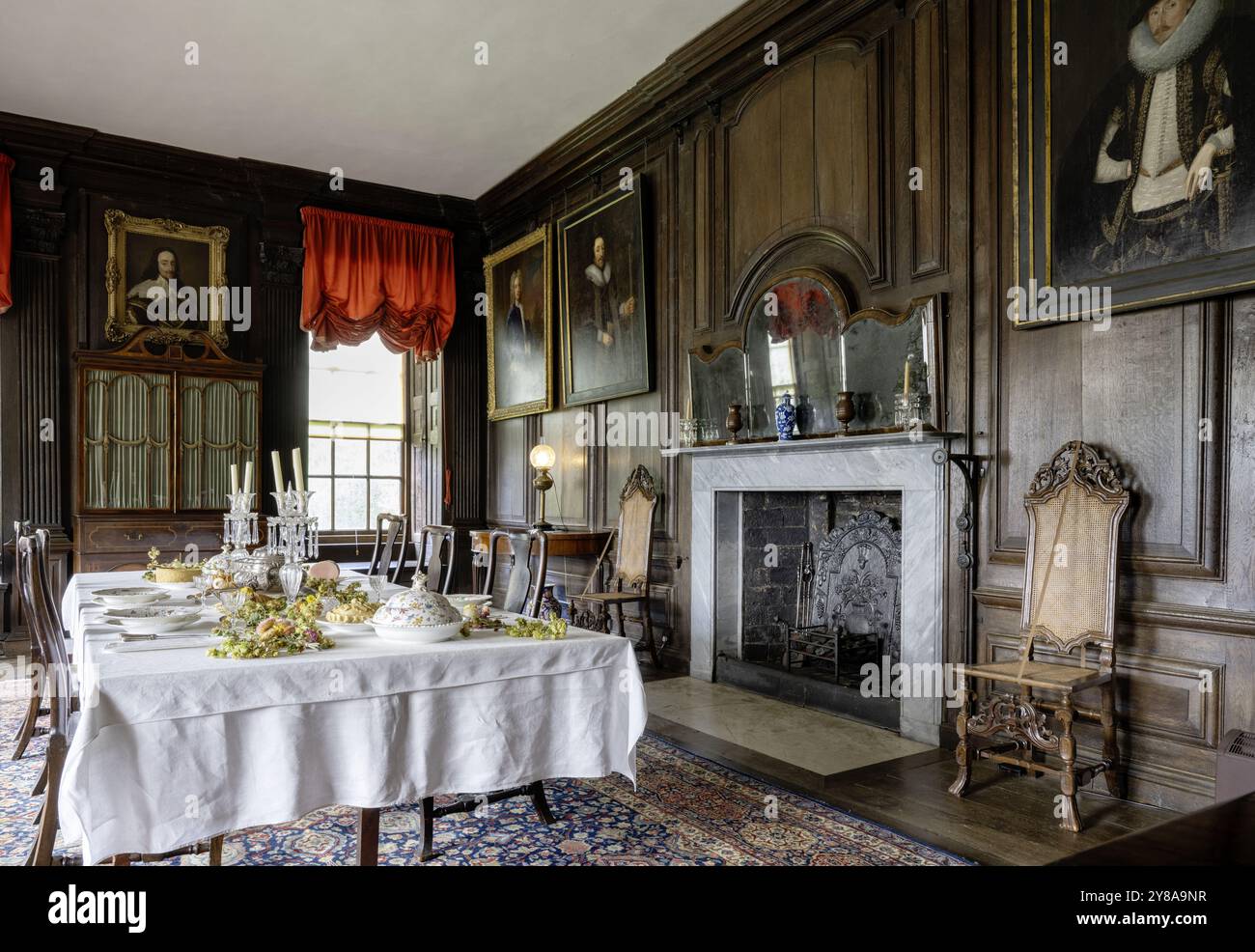 Historical mansion room hi-res stock photography and images - Alamy