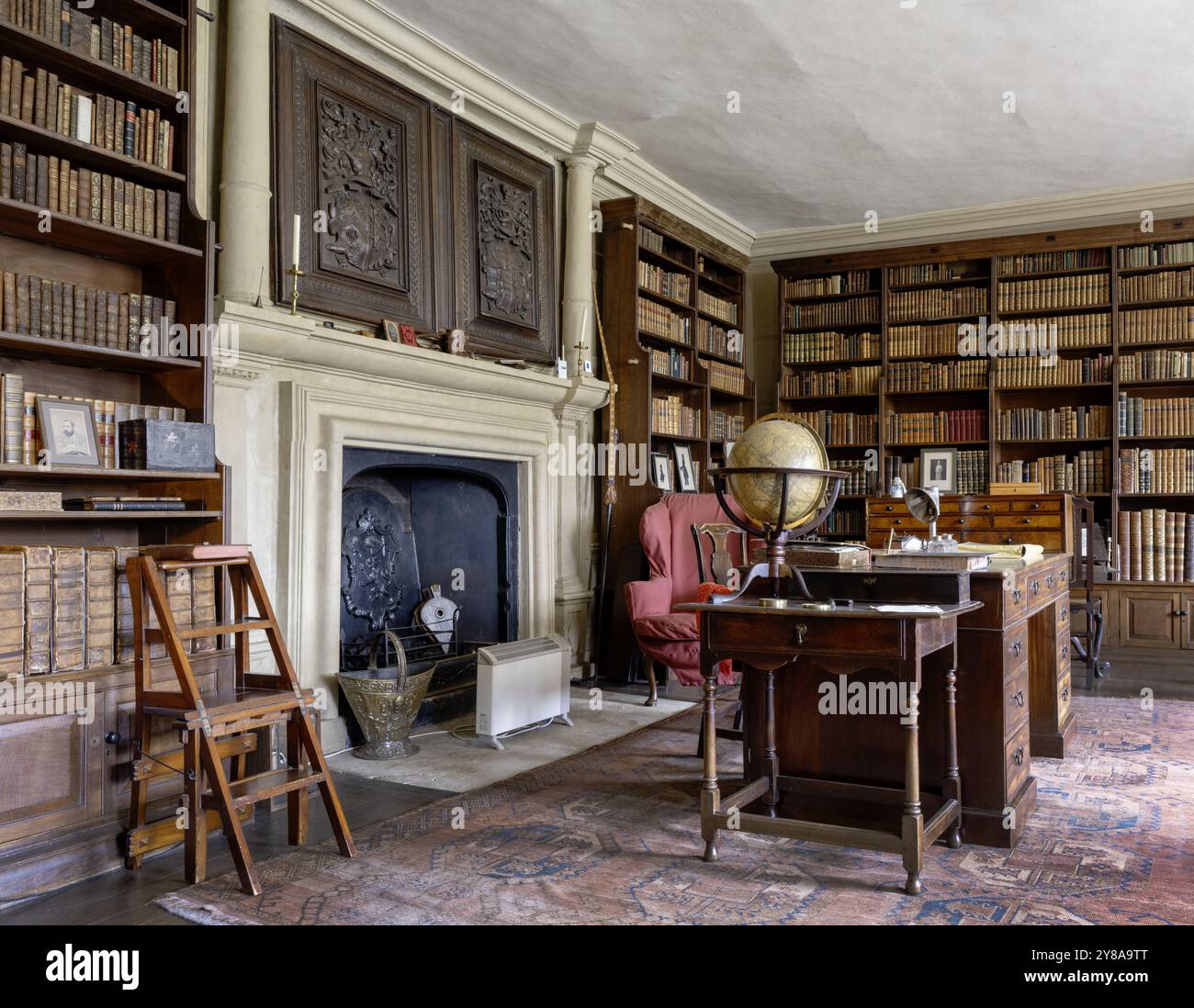 Historical mansion room hi-res stock photography and images - Alamy