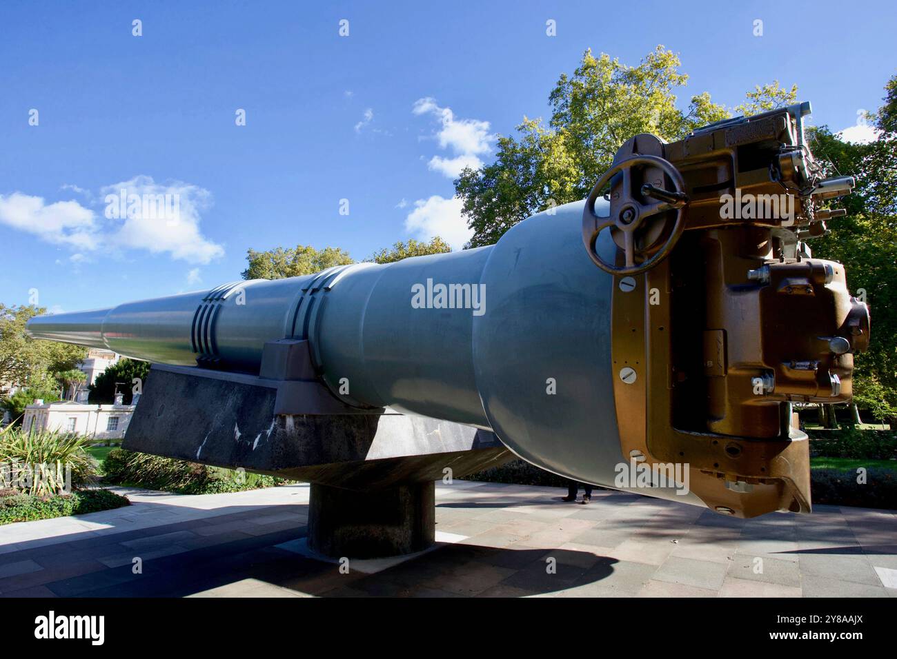 Royal Navy 15-inch Mk I naval guns. Imperial War Museum, Lambeth Road ...