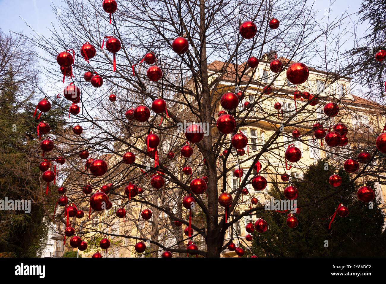 Christmas market with traditional Christmas decorations Stock Photo - Alamy