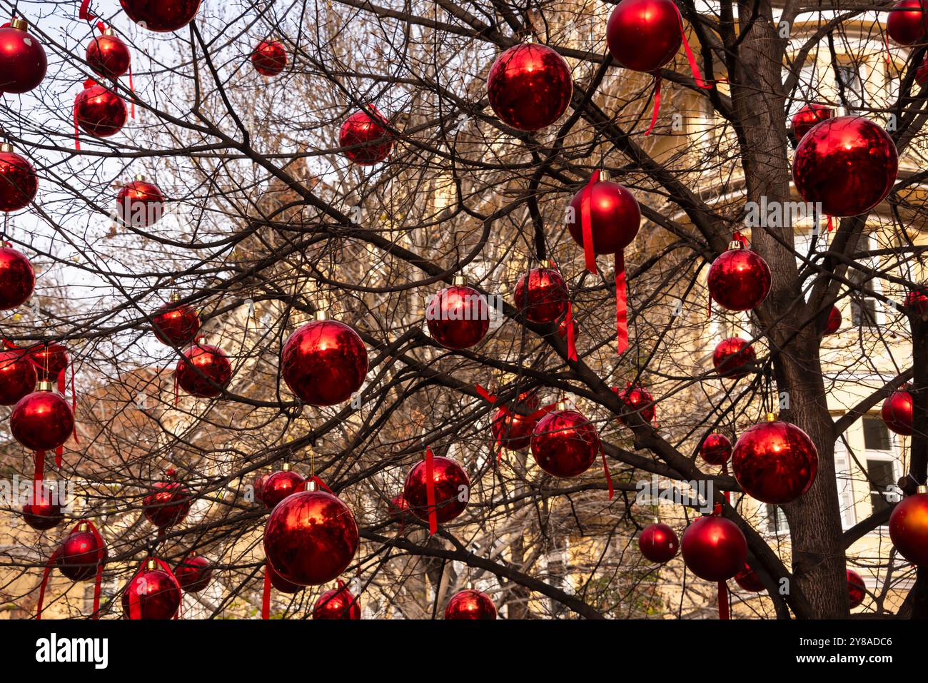 Christmas market with traditional Christmas decorations Stock Photo - Alamy
