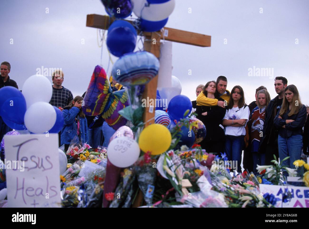 Columbine tragedy memorial service hi-res stock photography and images ...