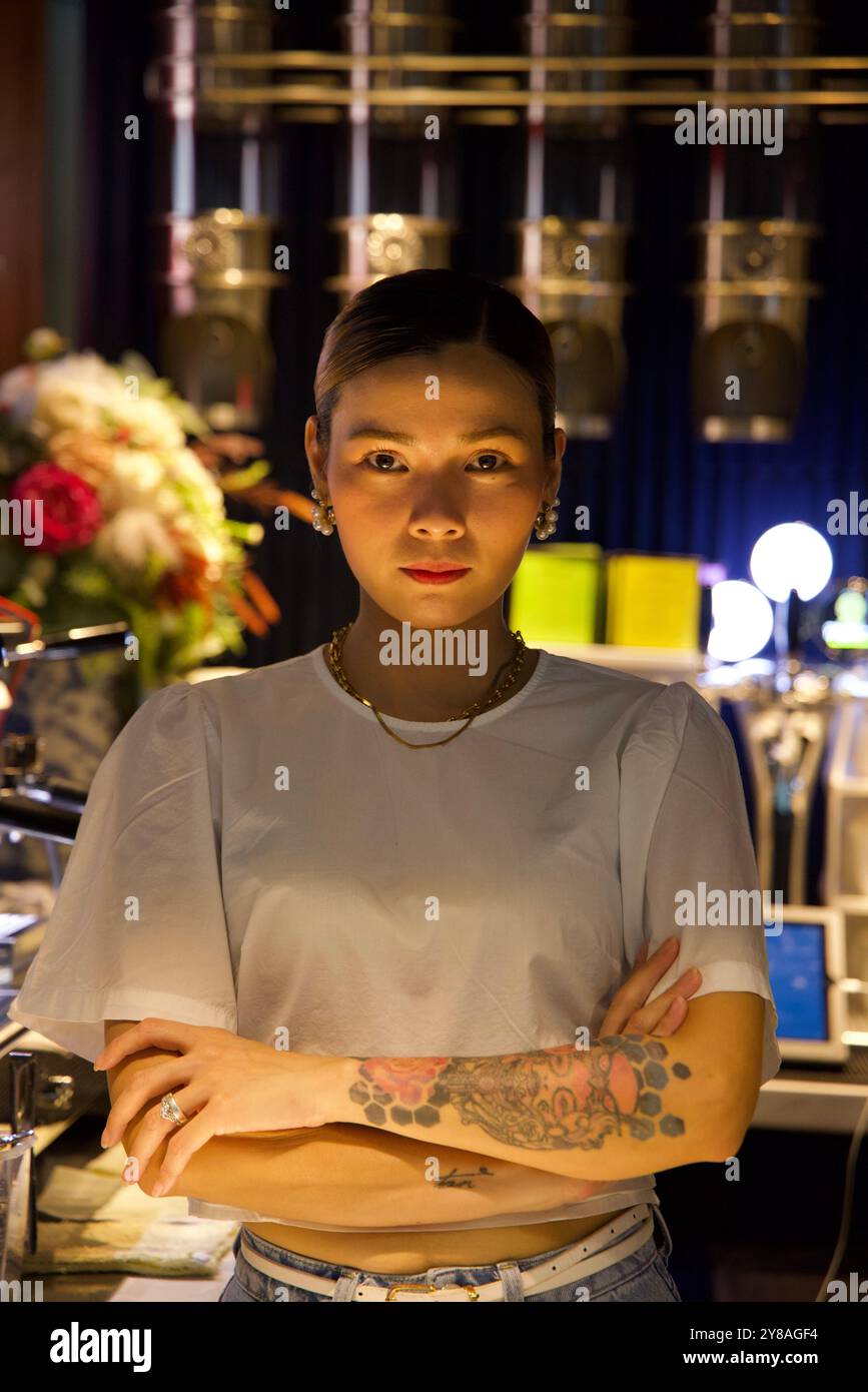 Tattoo lady hi-res stock photography and images - Alamy