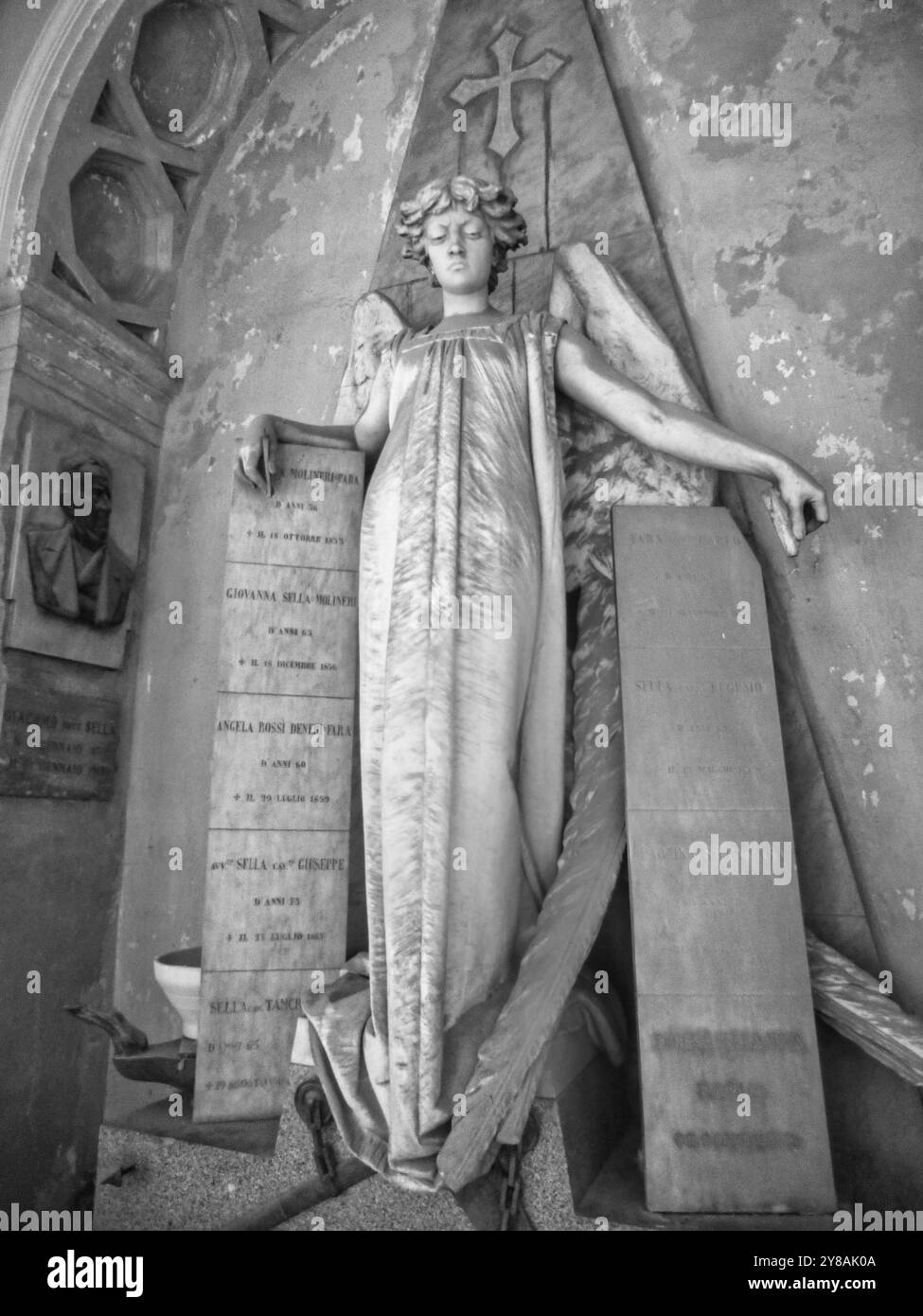 Monumental cemetery of staglieno hi-res stock photography and images ...