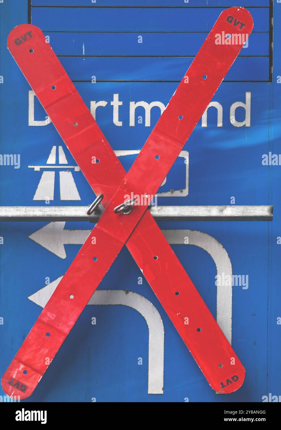 A 40 freeway in Bochum, full closure due to construction work until ...