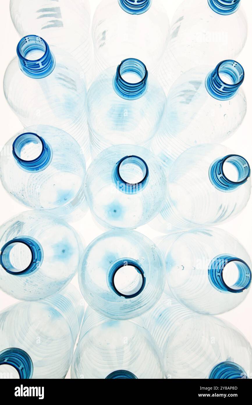Disposable single plastic bottles hi-res stock photography and images ...