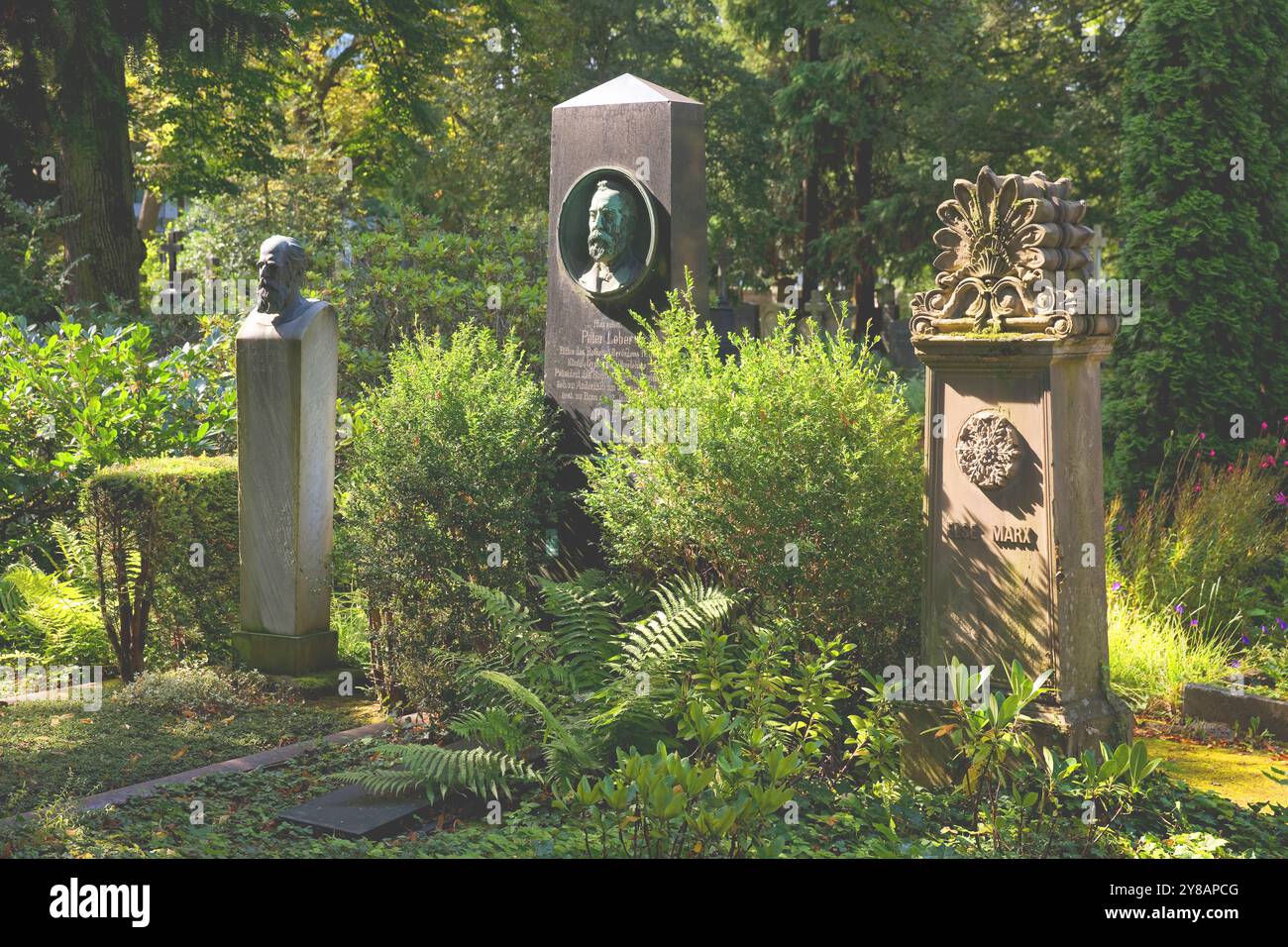 Old Bonn cemetery, tombs, Germany, North Rhine-Westphalia, Bonn Stock ...