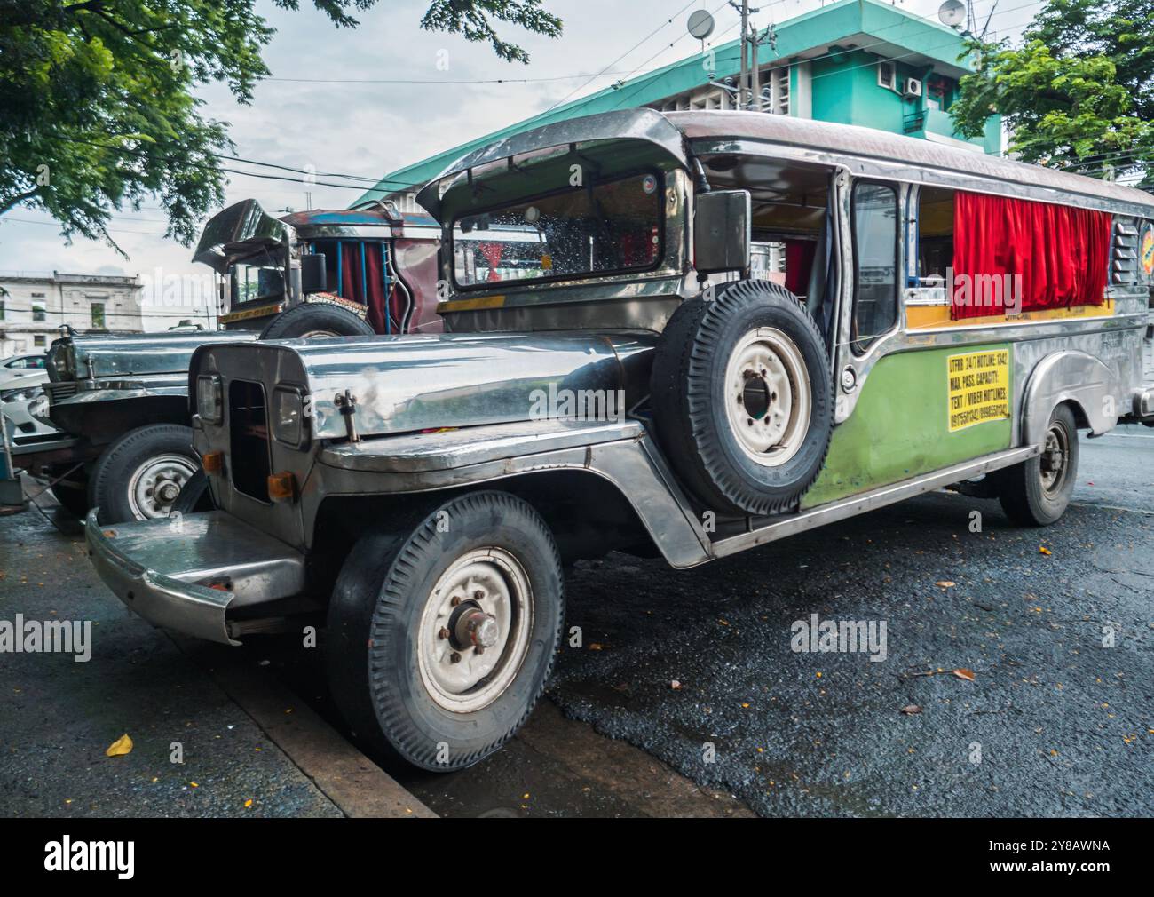 Jeepneys on manila street hi-res stock photography and images - Alamy