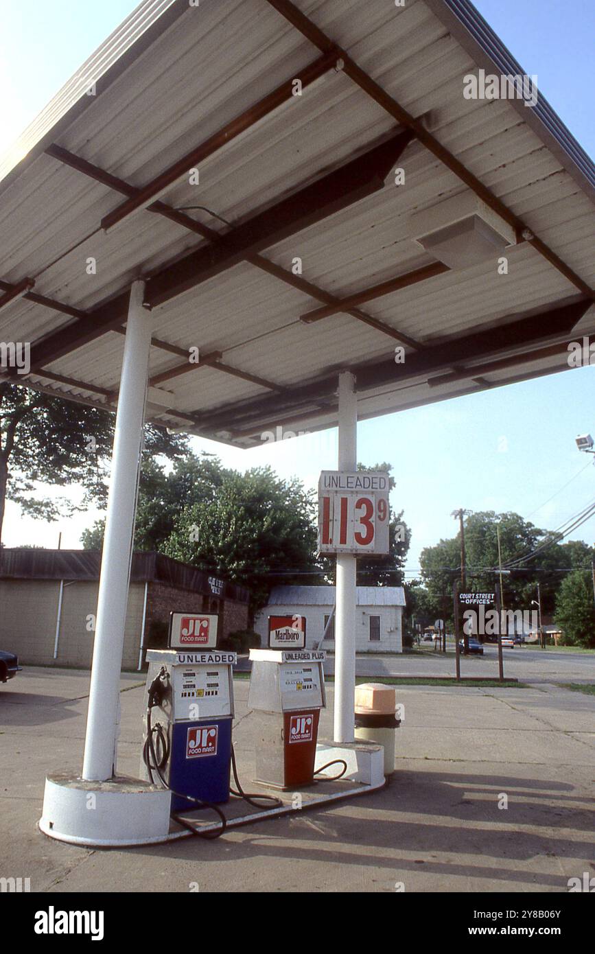 1990s gas station hi-res stock photography and images - Alamy