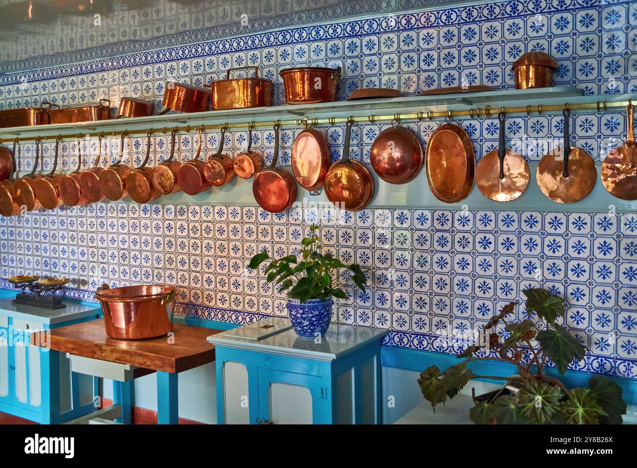 Monets kitchen hi-res stock photography and images - Alamy