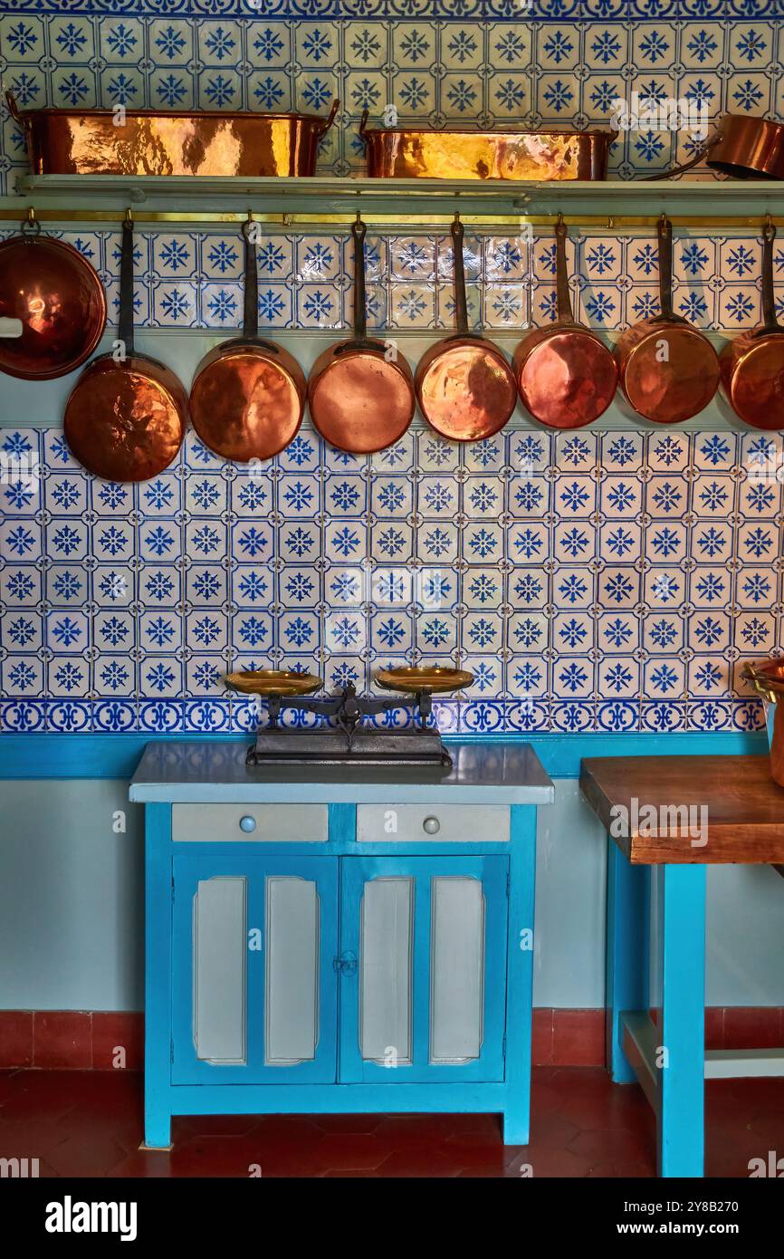 Monets kitchen hi-res stock photography and images - Alamy