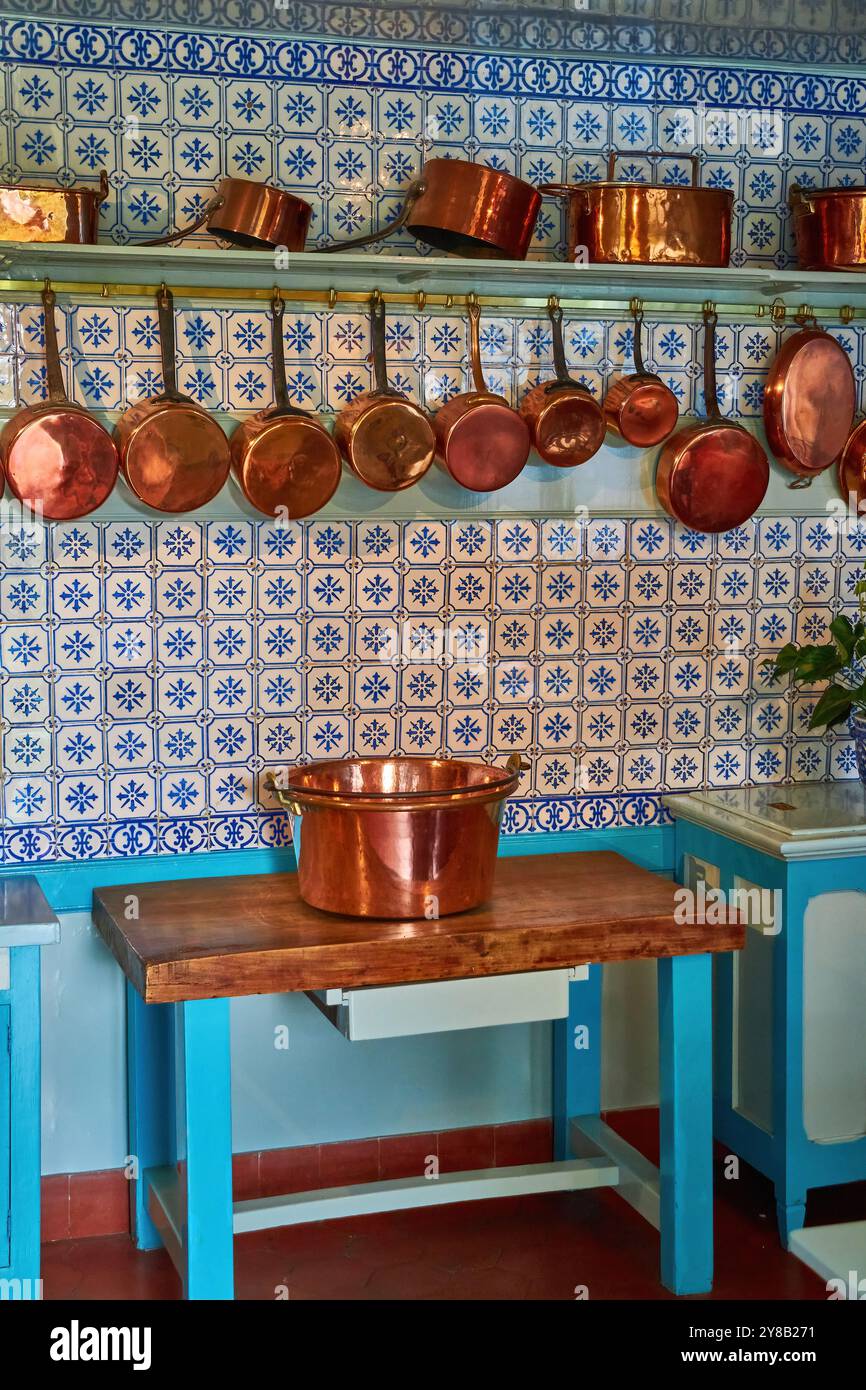 Monets kitchen hi-res stock photography and images - Alamy