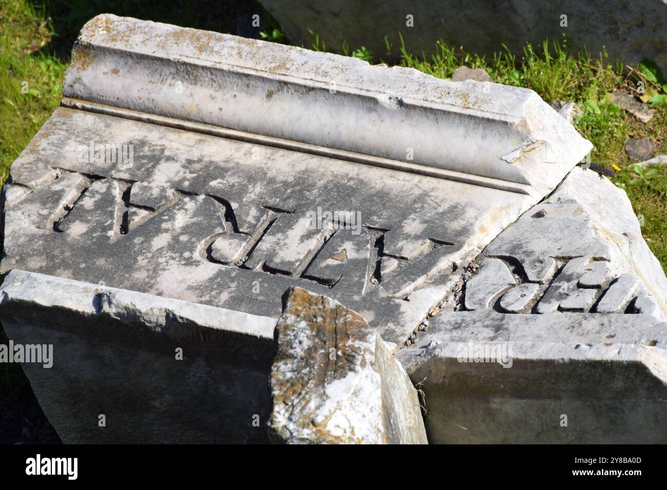 Architecture and scattered ruins of extravagant structures in the Roman ...