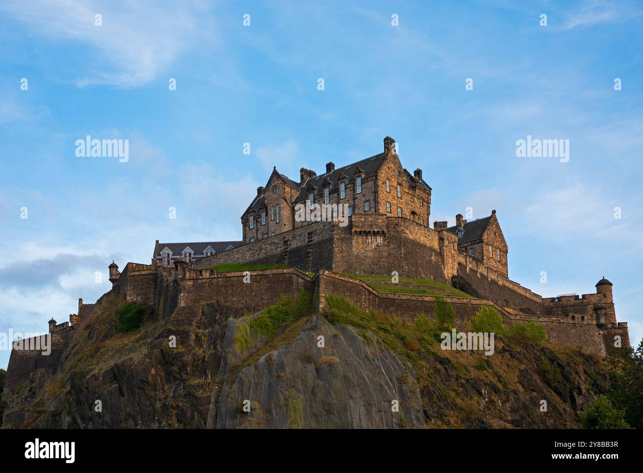 Edinburgh castle 2024 hi-res stock photography and images - Alamy