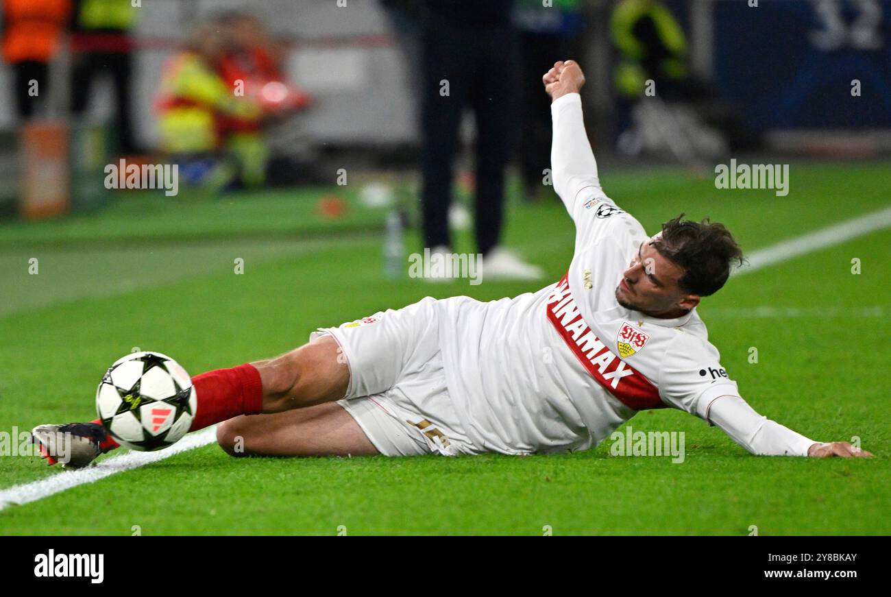 voller Einsatz Pascal Stenzel VfB Stuttgart (15) Aktion am Ball VfB ...
