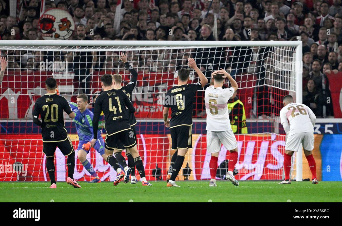 Strafraumszene, Torraumszene Enttaeuschung enttaeuscht nach vergebener Torchance Gestik Geste ...