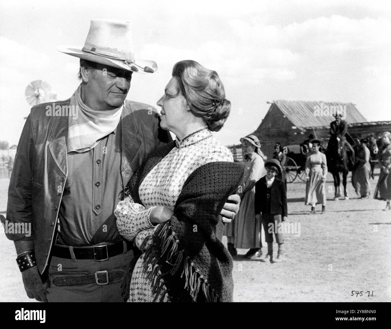 JOHN WAYNE and SARAH CUNNINGHAM in THE COWBOYS 1972 director MARK ...