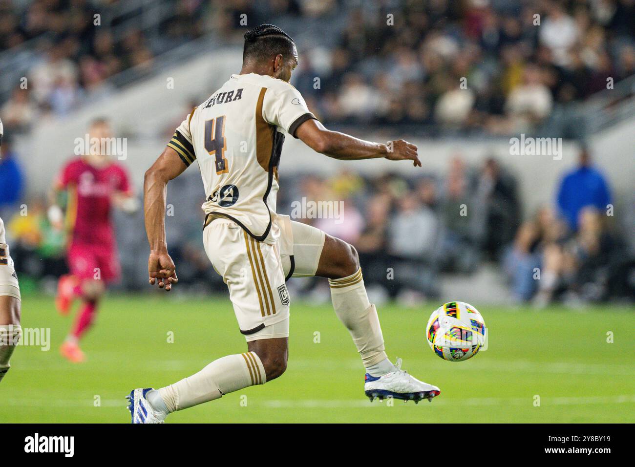 LAFC defender Eddie Segura (4) during a MLS match against St. Louis ...