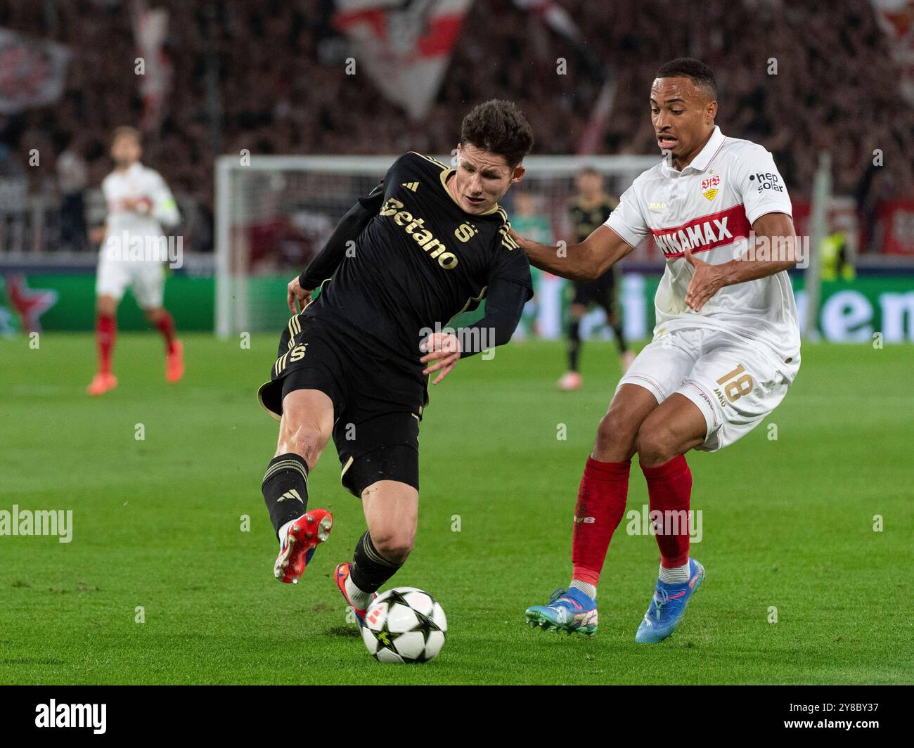v.li. Martin Vitik (AC Sparta Prag, #41), Jamie Leweling (VfB Stuttgart ...