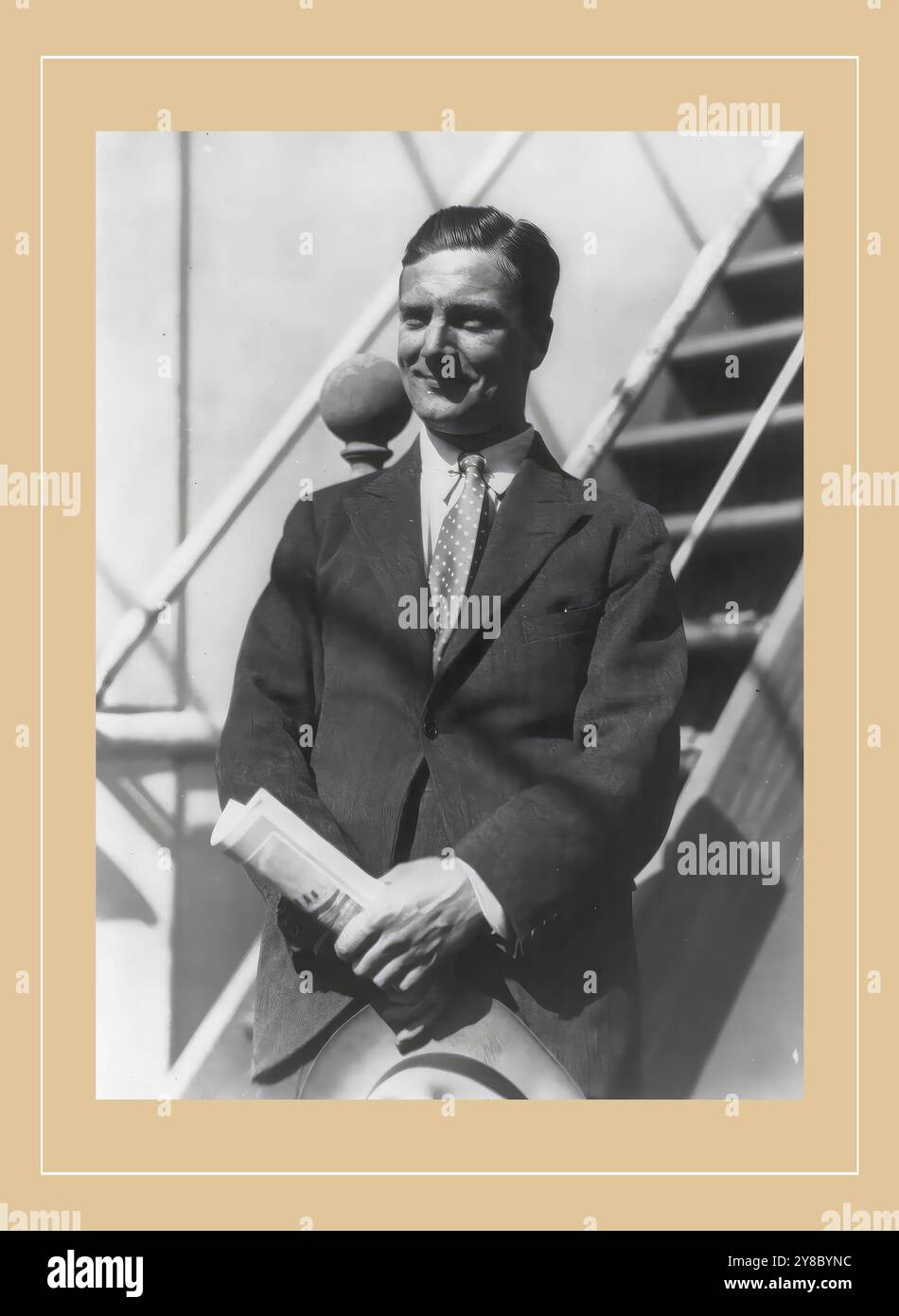 Dennis King, 1897-1971, 1/2 lgth., standing, facing left., ca. 1927, 1 ...