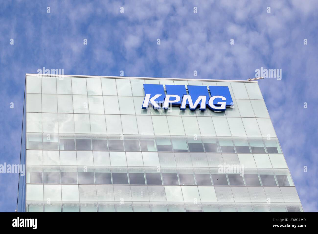 Kpmg logo hi-res stock photography and images - Alamy