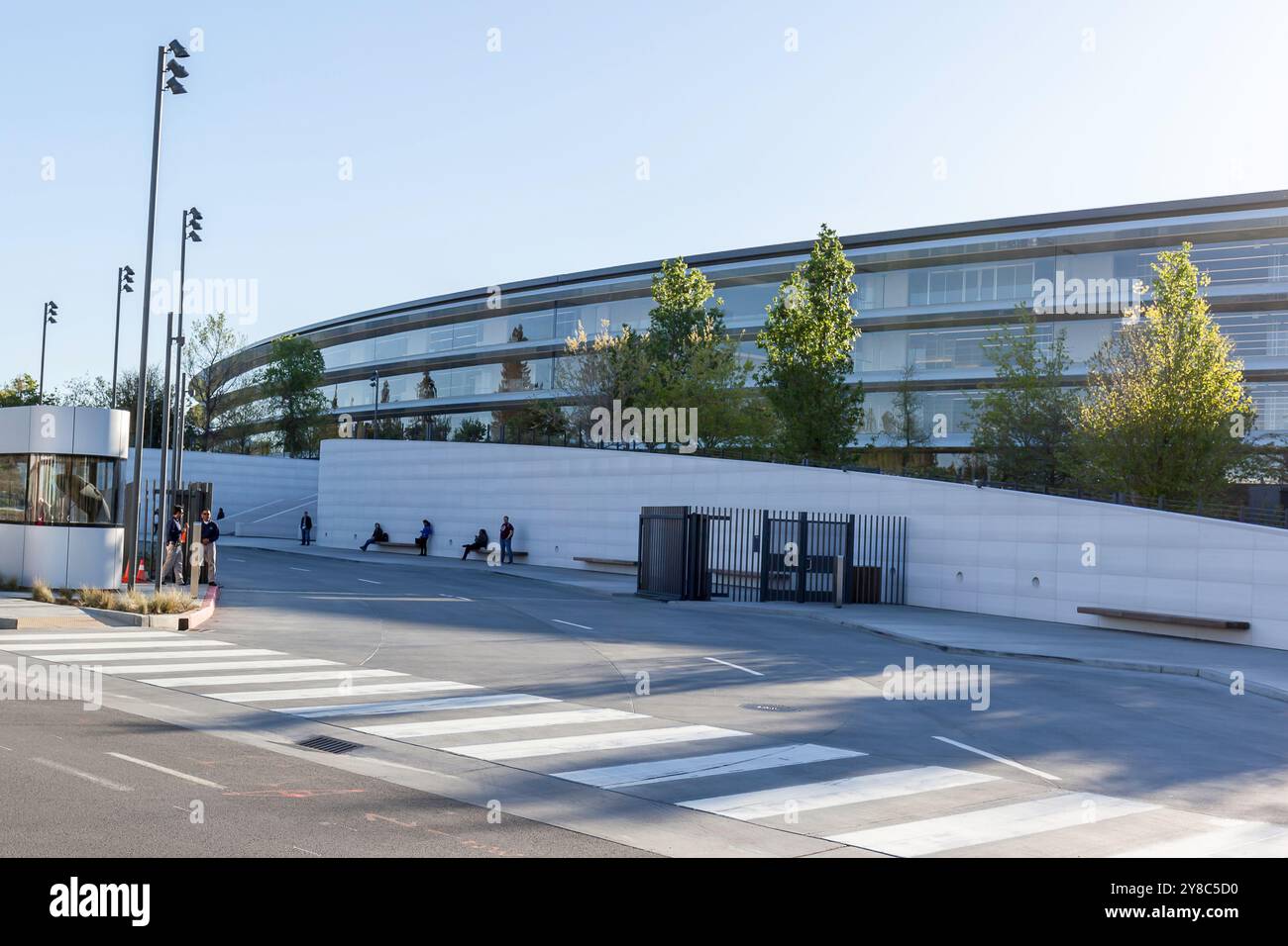 Apple park new campus hq hi-res stock photography and images - Alamy